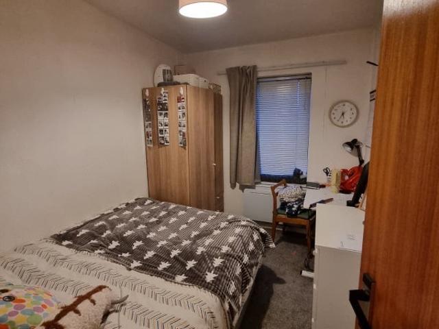 Room at Golfhill Drive, Glasgow