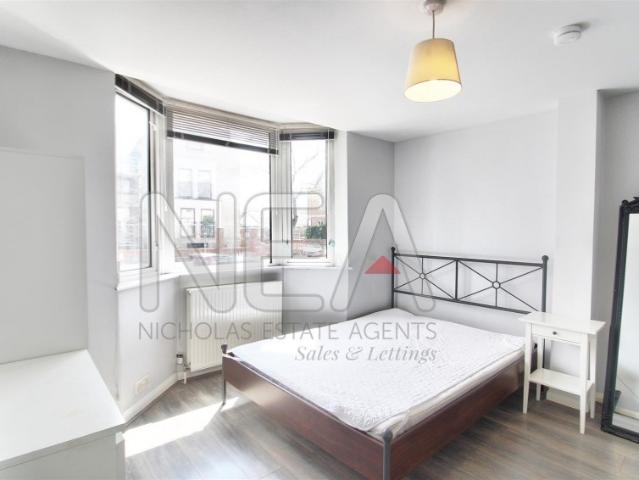 room at Gosbrook Road, Caversham, Reading
