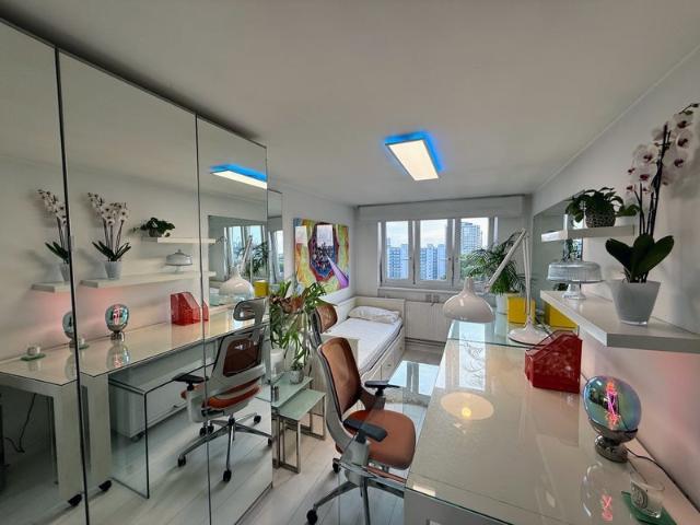 Room at Goswell Road, Greater London