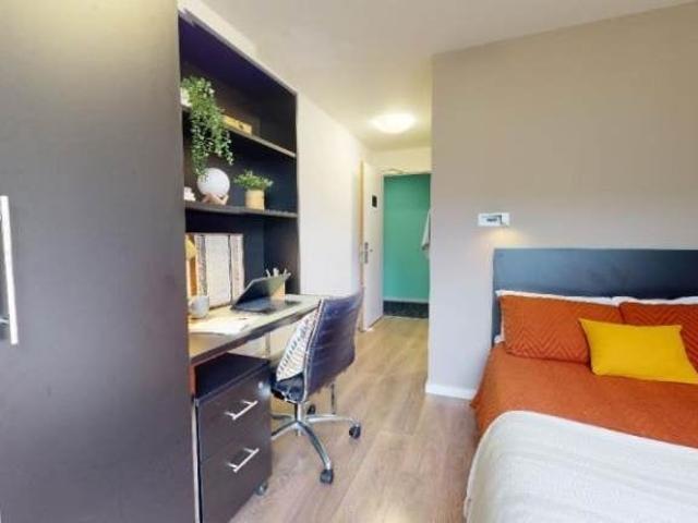 Room at Goswell Road, Greater London