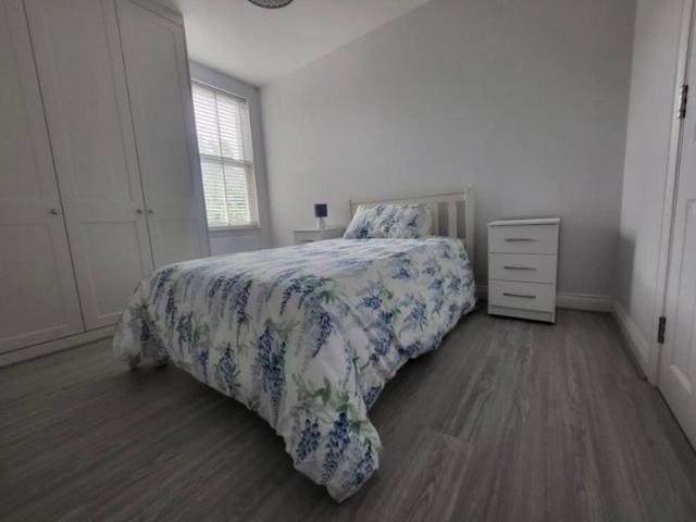 Room at Gordon Road, Greater London