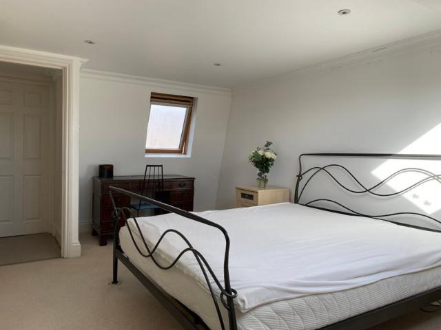 Room at Gowan Avenue, Greater London