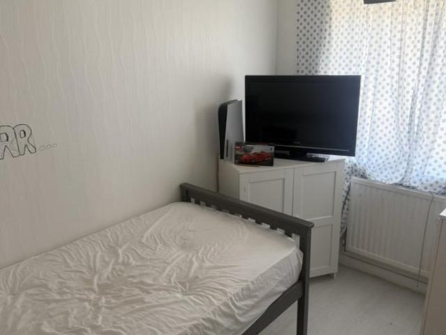 Room at Gothic Close, Nottingham