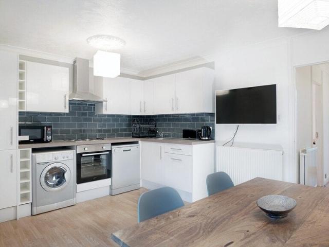 Room at Gough Walk, Greater London