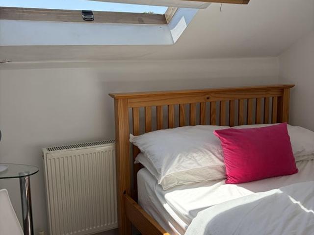 Room at Goulton Road, Greater London