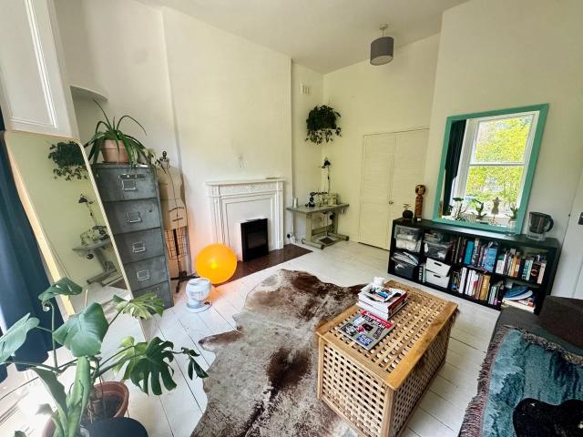 Room at Goulton Road, Greater London