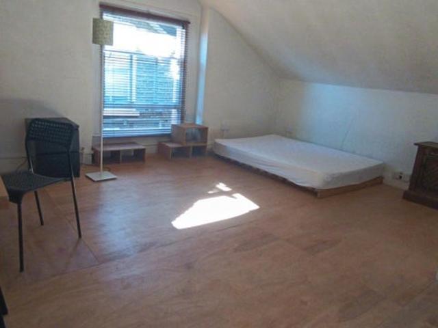 Room at Goulton Road, Greater London
