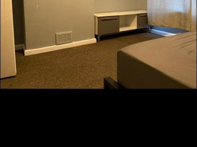 Room at Goverton Square, Nottingham