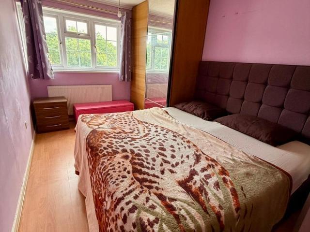 Room at Grampian Way, Slough