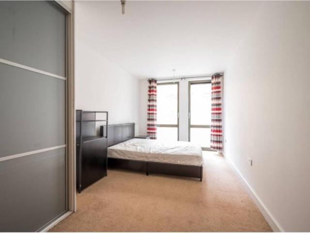 Room at Grant Square, Greater London