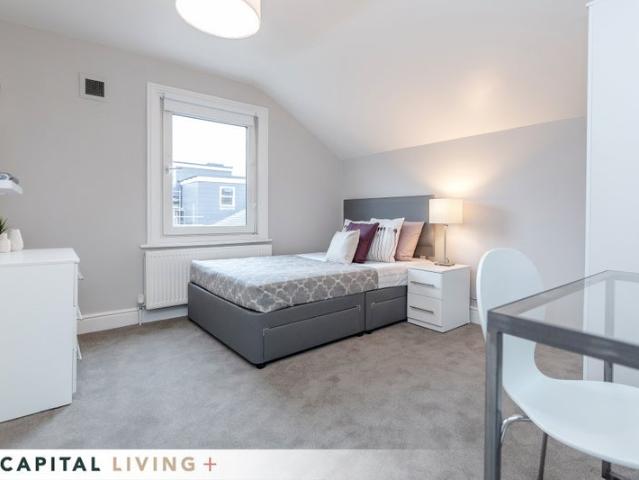 Room at Grantham Road, Greater London