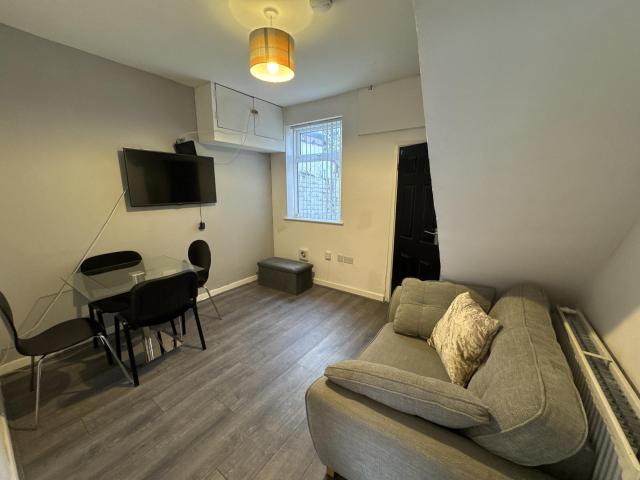 Room at Grantham Street, Liverpool
