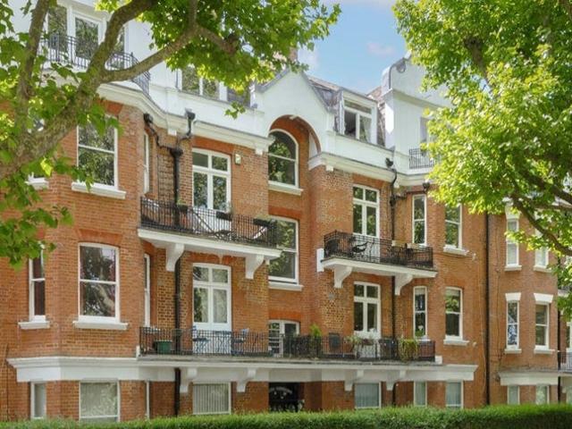 Room at Grantully Road, City of Westminster
