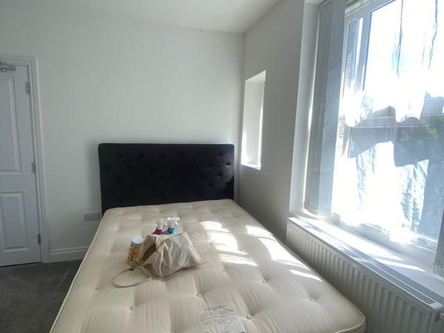 Room at Granville Grove, Greater London