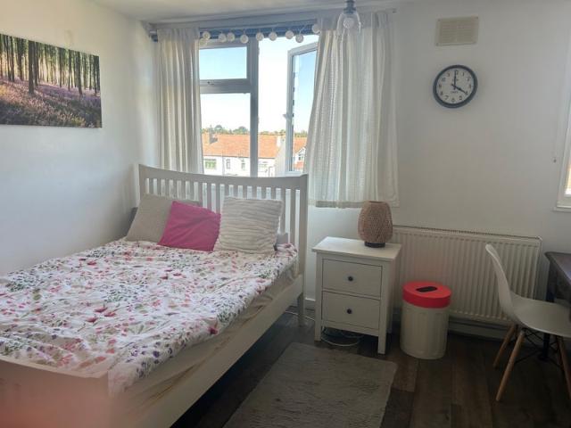Room at Granville Road, Greater London