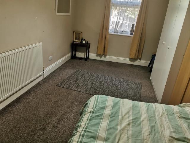 Room at Granville Road, Greater London