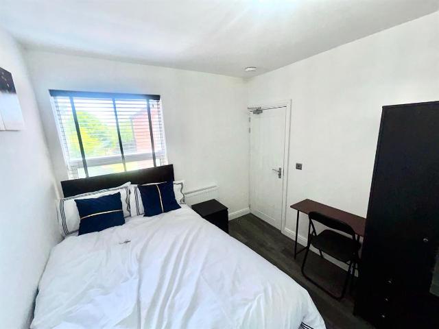 Room at Granville Street, Boston