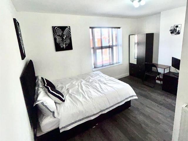 Room at Granville Street, Boston
