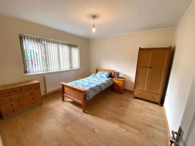 Room at Granby Street, Leeds
