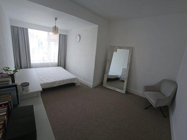 Room at Grand Avenue, Bournemouth