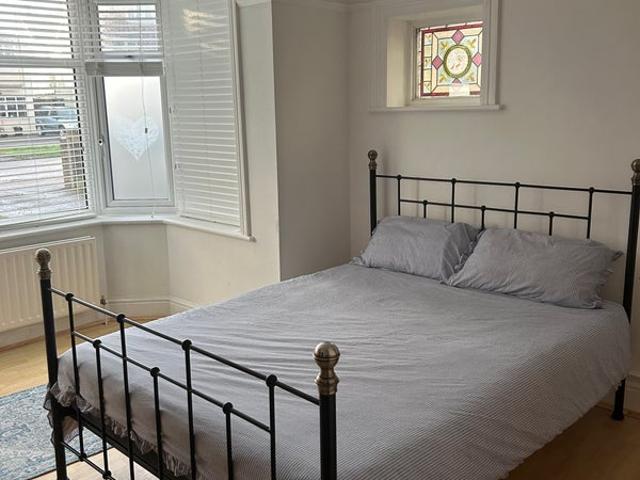 Room at Grand Avenue, Bournemouth