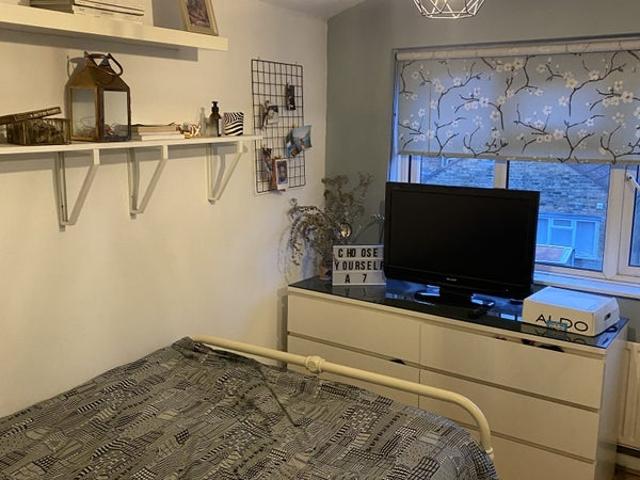 Room at Grange Walk, Greater London