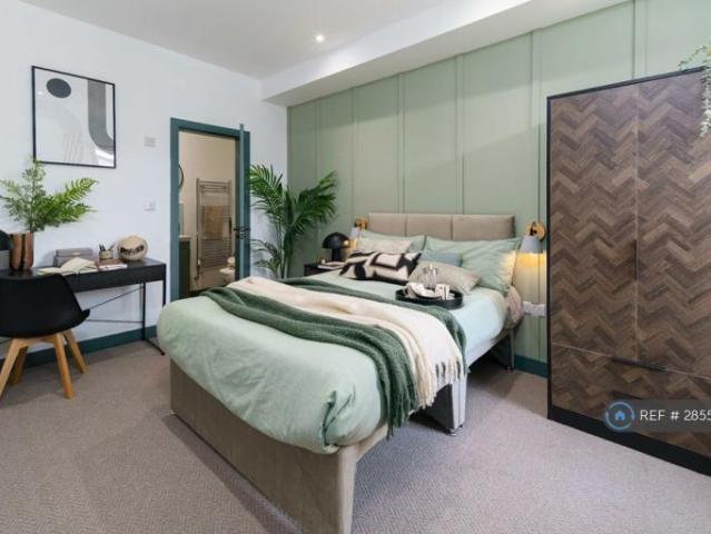 Room at Grange Avenue, Warrington