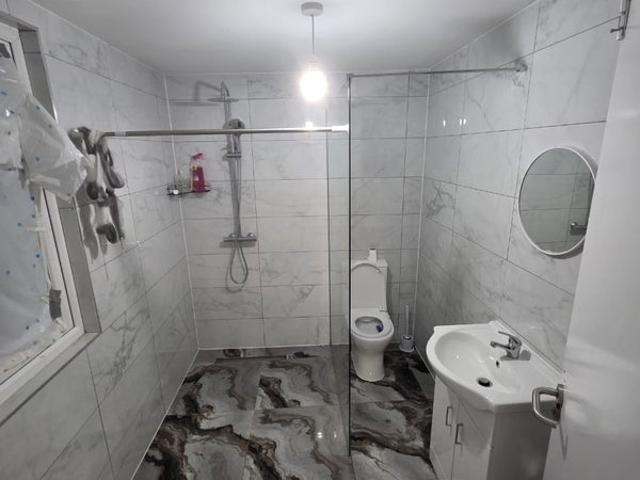 Room at Grange Road, Birmingham