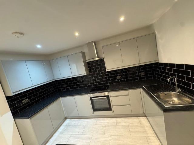 Room at Grange Road, Grays