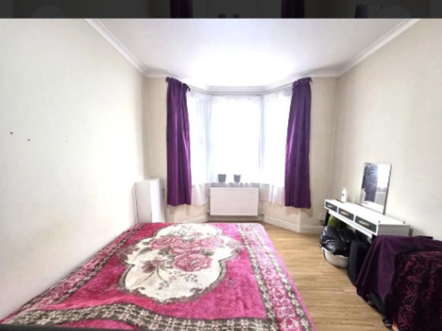 Room at Grange Road, Greater London