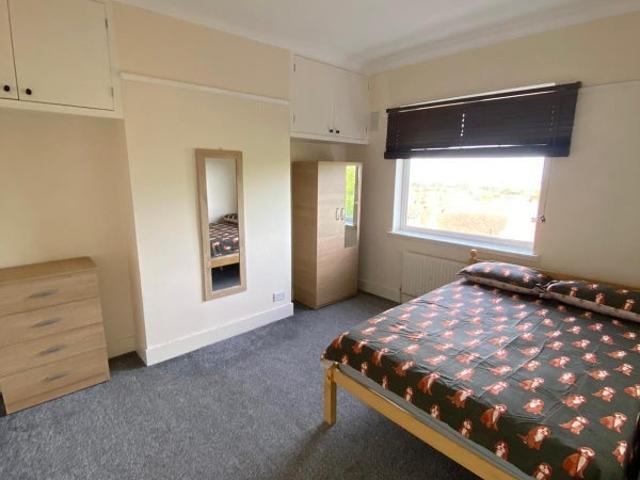 Room at Grange Road, Greater London
