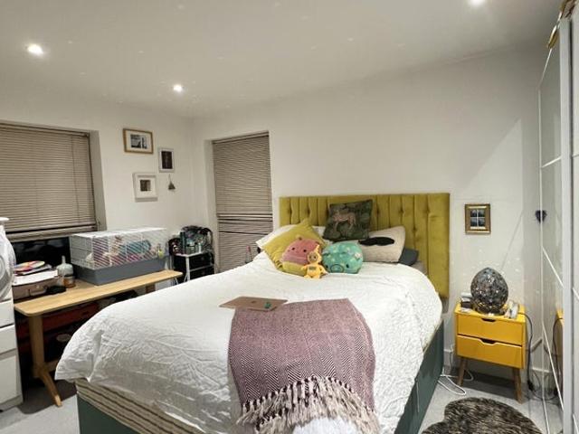 Room at Grange Road, Greater London