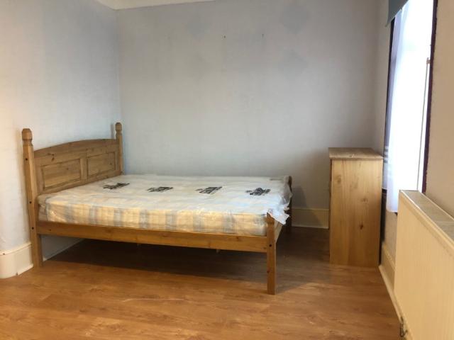 Room at Grange Road, London