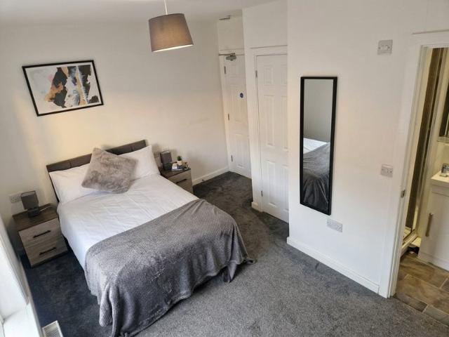 Room at Granite Street, Oldham