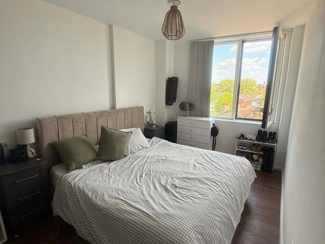 Room at Gransden Avenue, Greater London