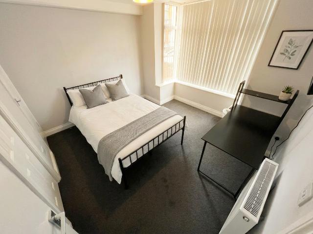 Room at Grafton Street, Coventry