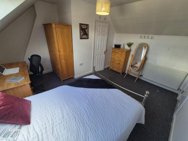 Room at Grafton Street, Hull