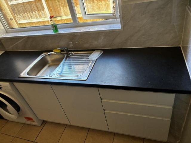 Room at Graham Road, Rugby