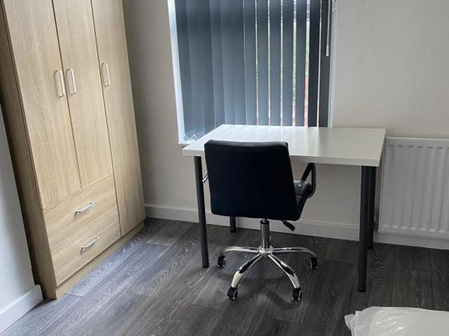 Room at Graham Street, Nottingham
