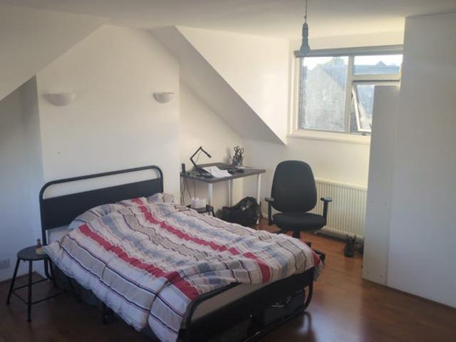 Room at Grasmere Avenue, Greater London