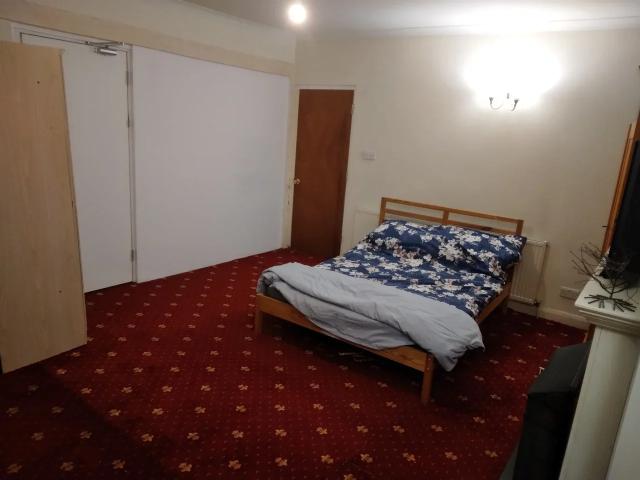 Room at Grasmere Gardens, Greater London