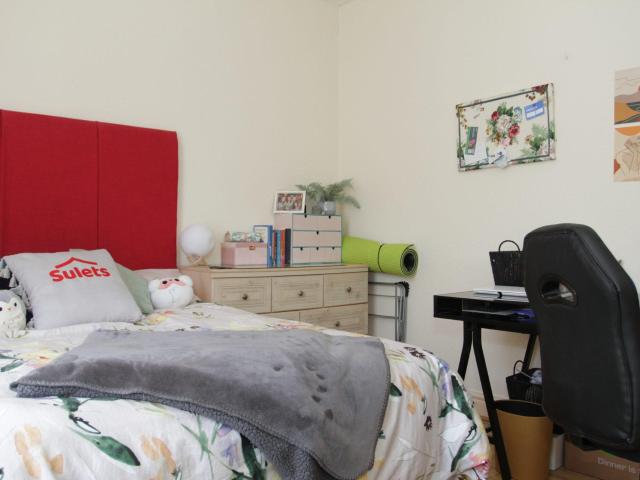 Room at Grasmere Street, Leicester