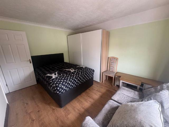 Room at Grenville Gardens, Chichester
