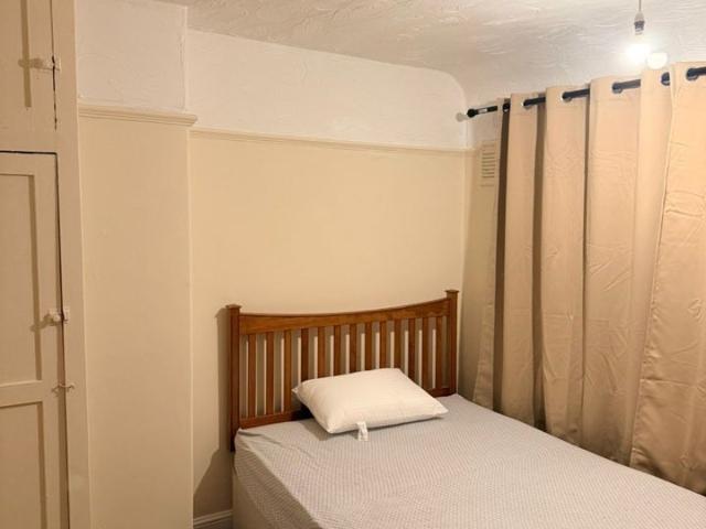 Room at Grenville Road, Greater London