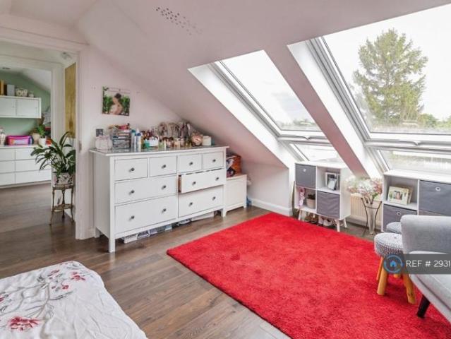 Room at Grendon Way, Bierton