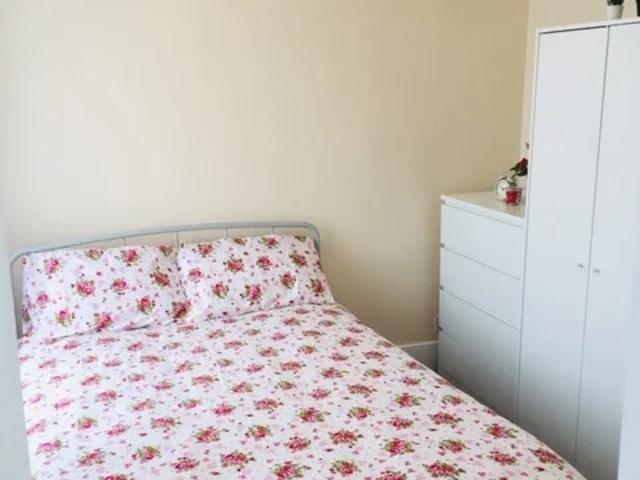 Room at Grenoble Gardens, Greater London