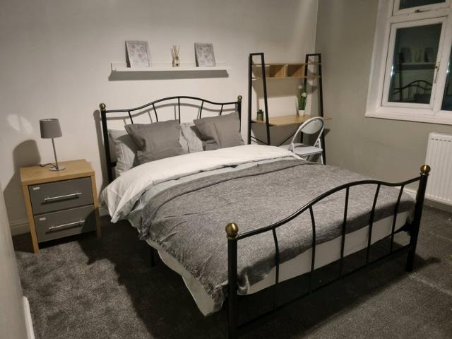 Room at Great Bridge, Sandwell