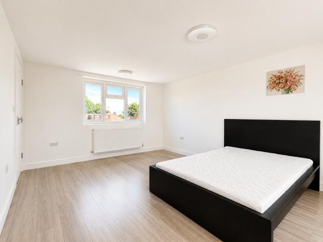 Room at Great Cambridge Road, Greater London