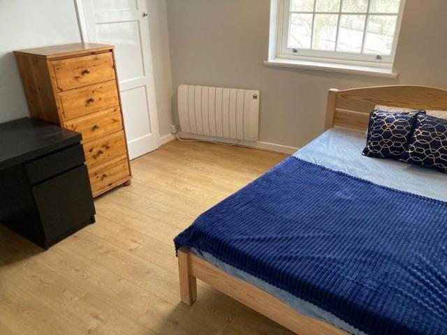 Room at Great West Road, Greater London