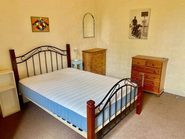 Room at Great Western Road, Glasgow